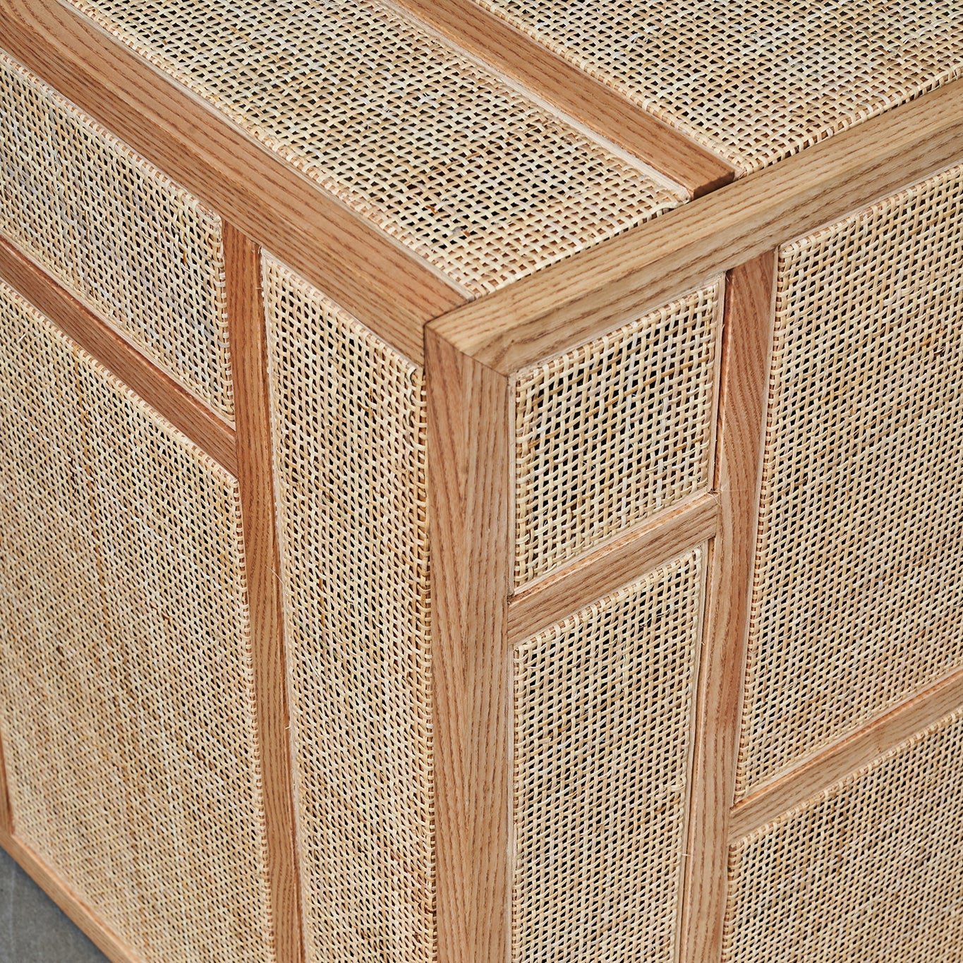 DORSET SIDE TABLE - JOSMO