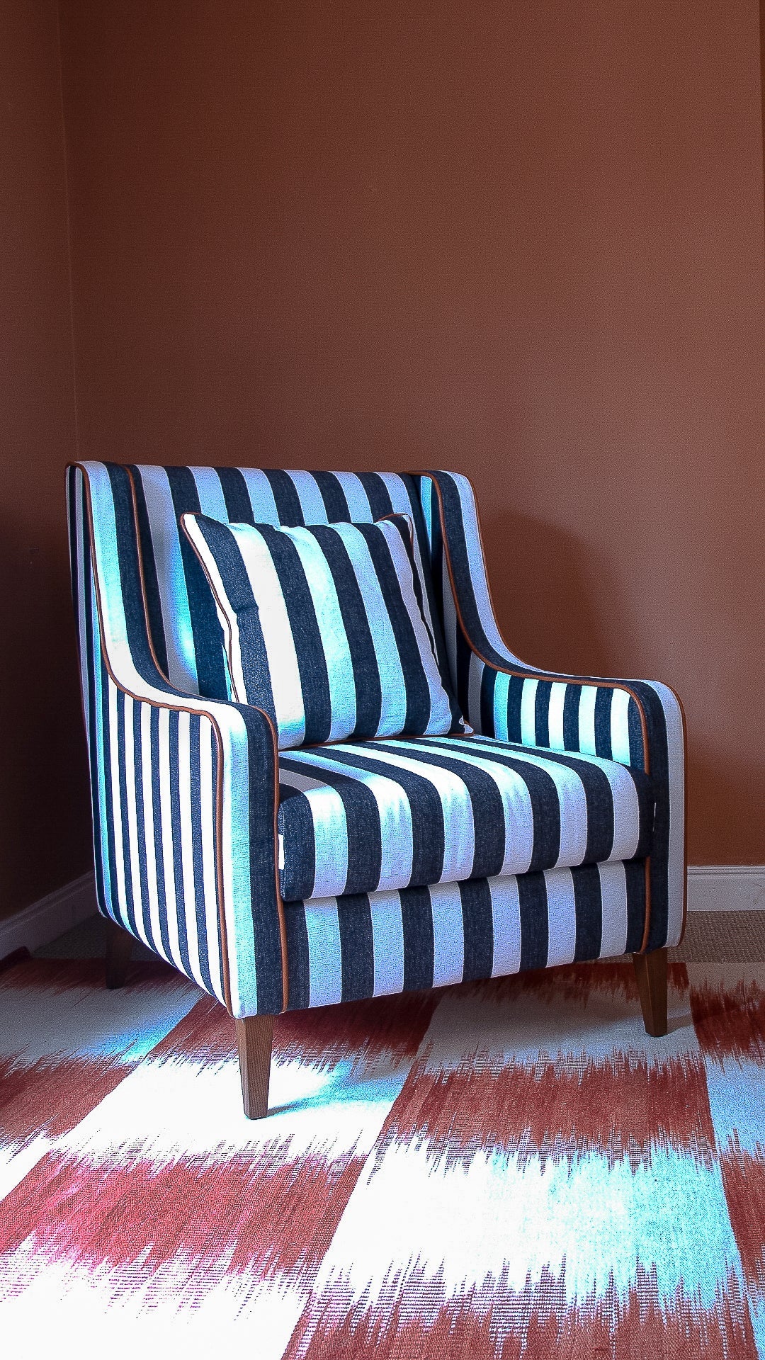 TEA LOUNGE CHAIR - JOSMO